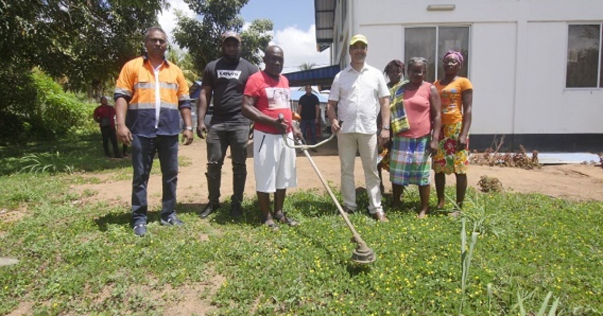 OW geeft Atjoni en Pokigron schoonmaakbeurt | Suriname Nieuws Centrale