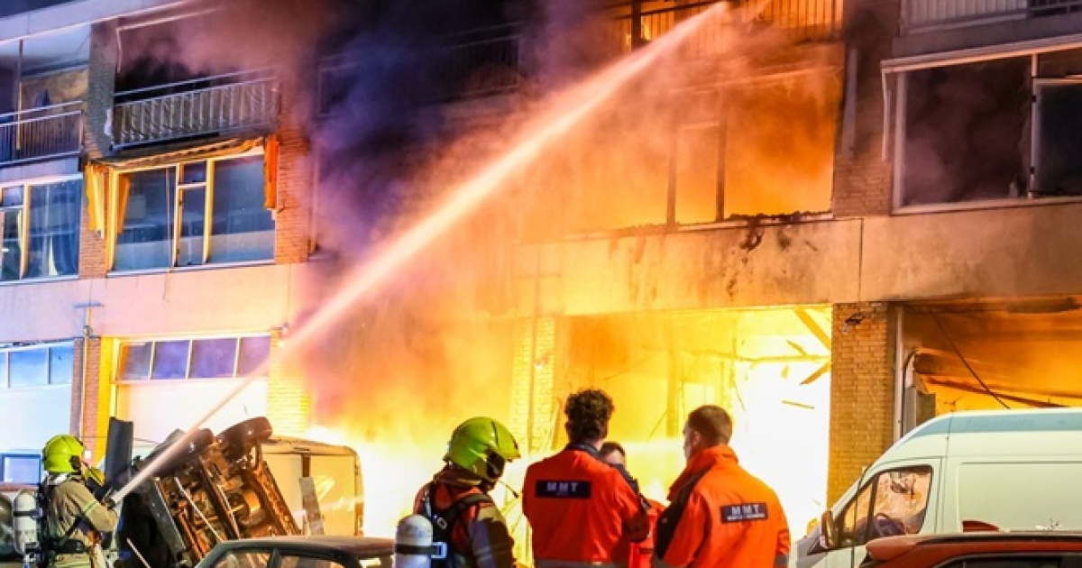 Explosie en uitslaande brand in Rotterdam-Zuid | Suriname Nieuws Centrale