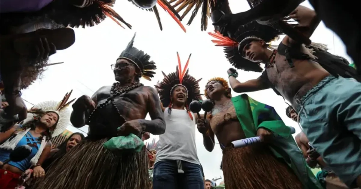 COP30: Inheemsen protesteren..'Ons land is niet te koop' | Suriname ...