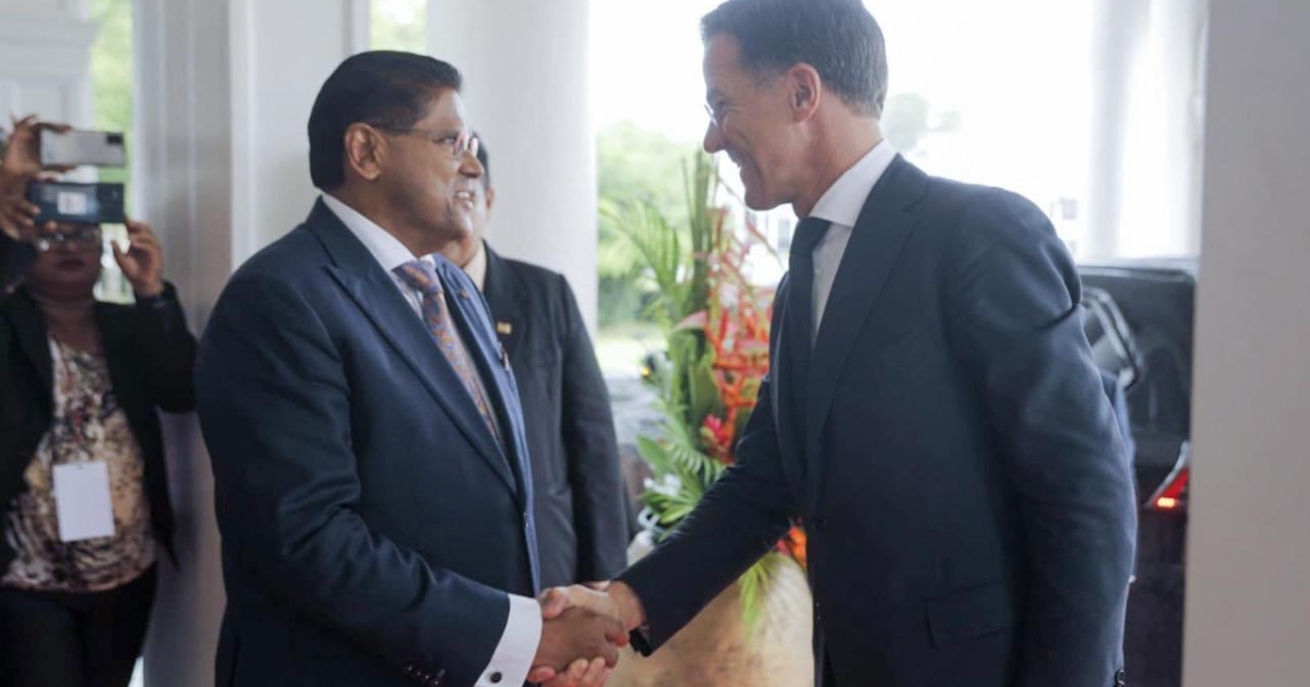 President Santokhi ontvangt Premier Mark Rutte op het Presidentieel ...