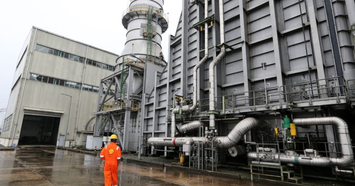 Shell gaat acht raffinaderijen afstoten: ‘Olie zal nooit meer worden ...