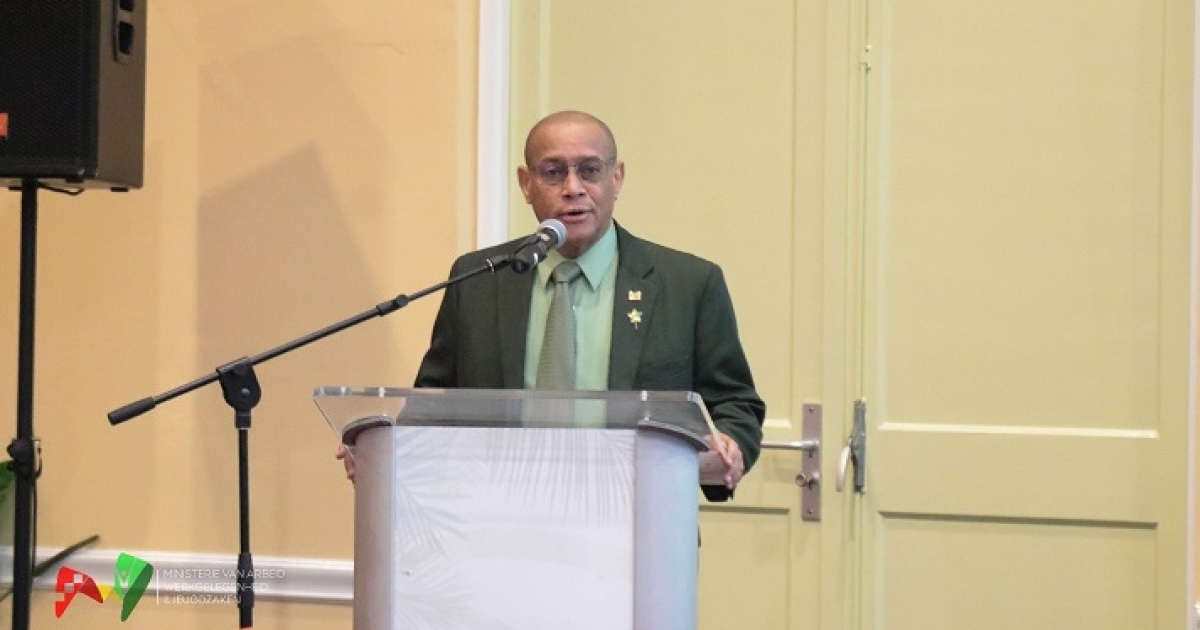 MAC ANDREW: ‘KOERS NEKT MINIMUMUURLOON | Suriname Nieuws Centrale