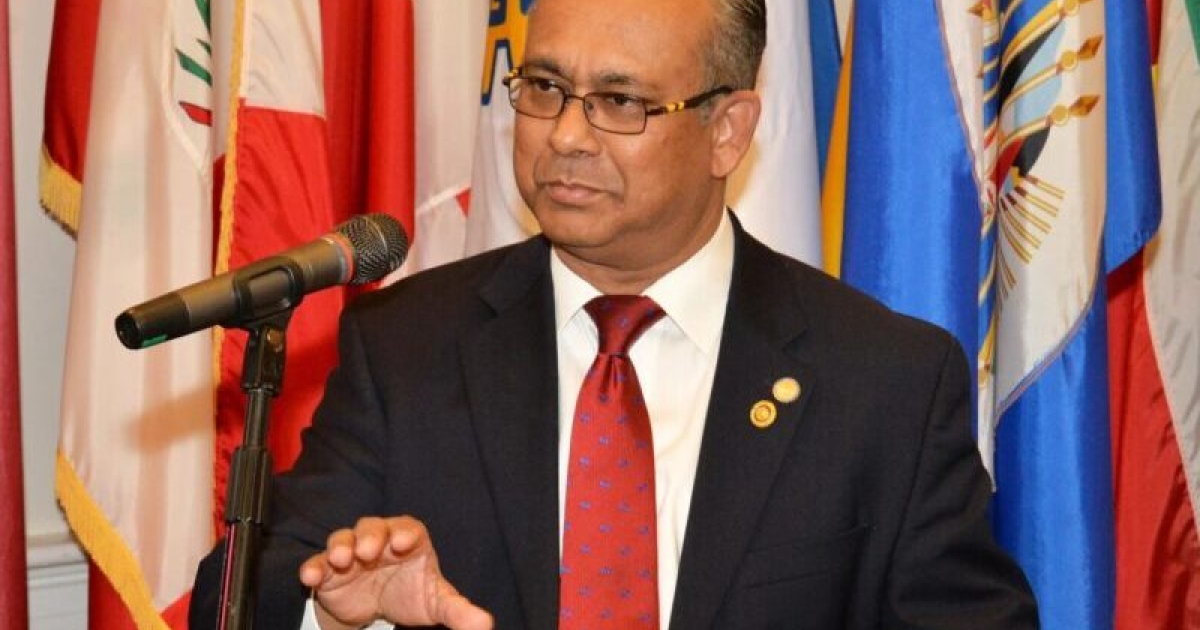 Geen lange rijen meer: KPS lanceert rijbewijzen-portaal | Suriname ...