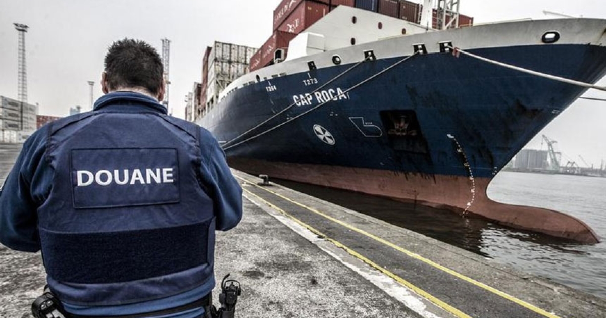 STRAFPROCES ROND SPRAAKMAKENDE DRUGS TUSSEN BANANEN SURINAME ...