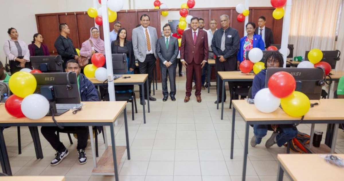Nieuwe ICT-faciliteit voor Natin dankzij Indiase steun | Suriname ...