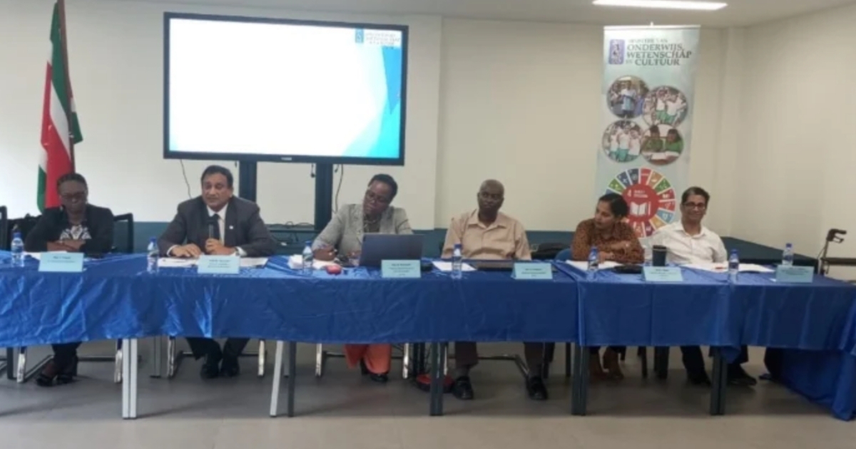 MinOWC zal 1032 spookambtenaren bedanken | Suriname Nieuws Centrale