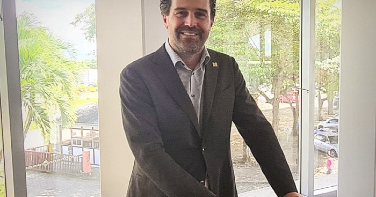 PRESIDENT SINDS ZONDAG OP DE HOOGTE VAN ONTSLAG DE HAAN | Suriname ...