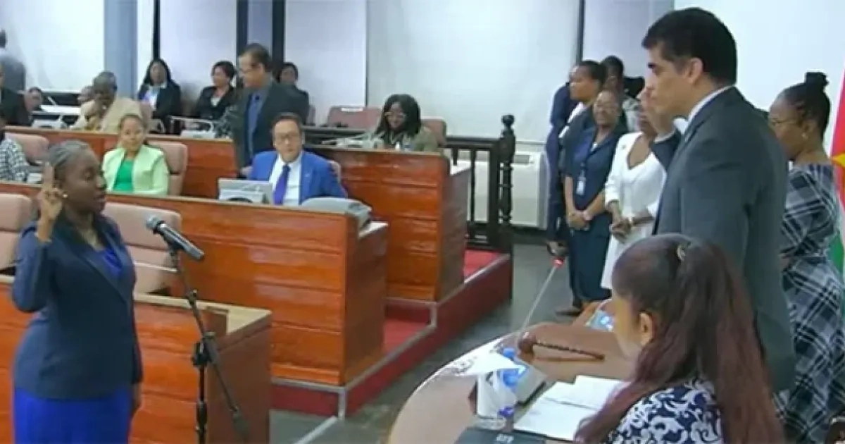 Acht nieuwe leden toegelaten tot De Nationale Assemblee | Suriname ...
