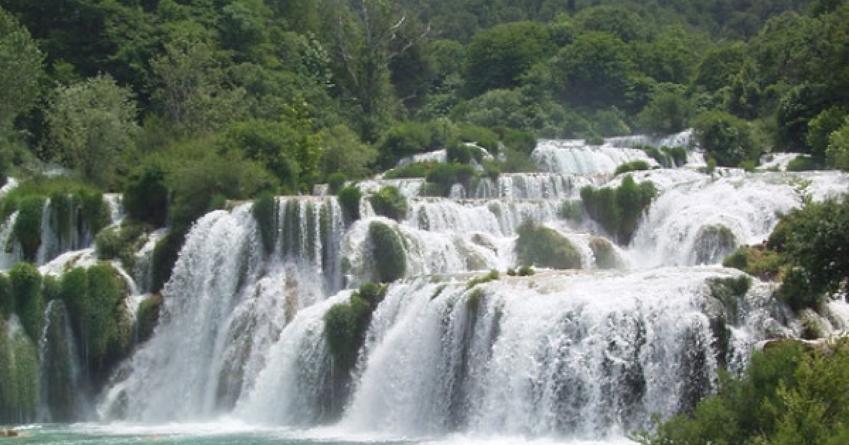 Dirk Currie beëdigd als nieuwe minister van Onderwijs in Suriname ...