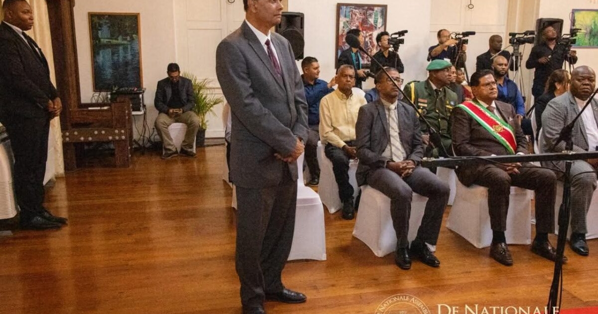 President beëdigt Parmessar tot fungerend voorzitter van De Nationale ...