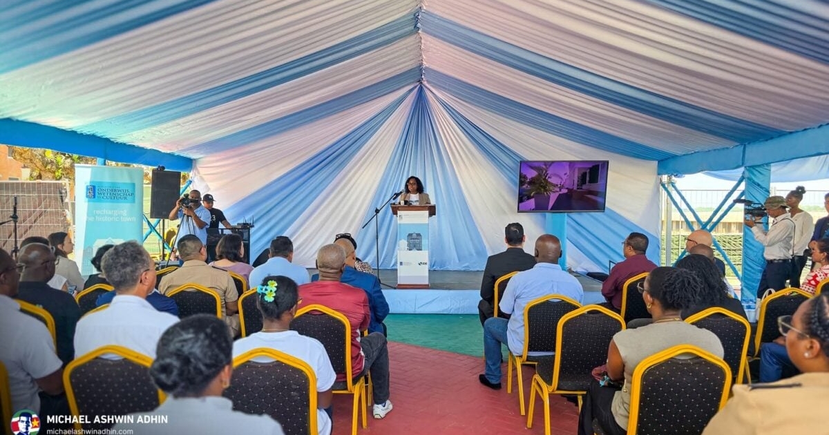 Cultuurdirecteur Daan gewond na feestelijke heropening Waterkant ...
