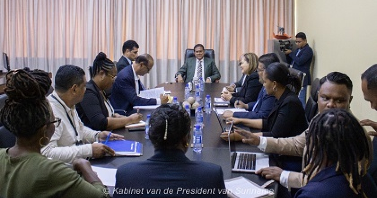 Santokhi vraagt Adhin belangrijke wetten te bekijken en te behandelen ...