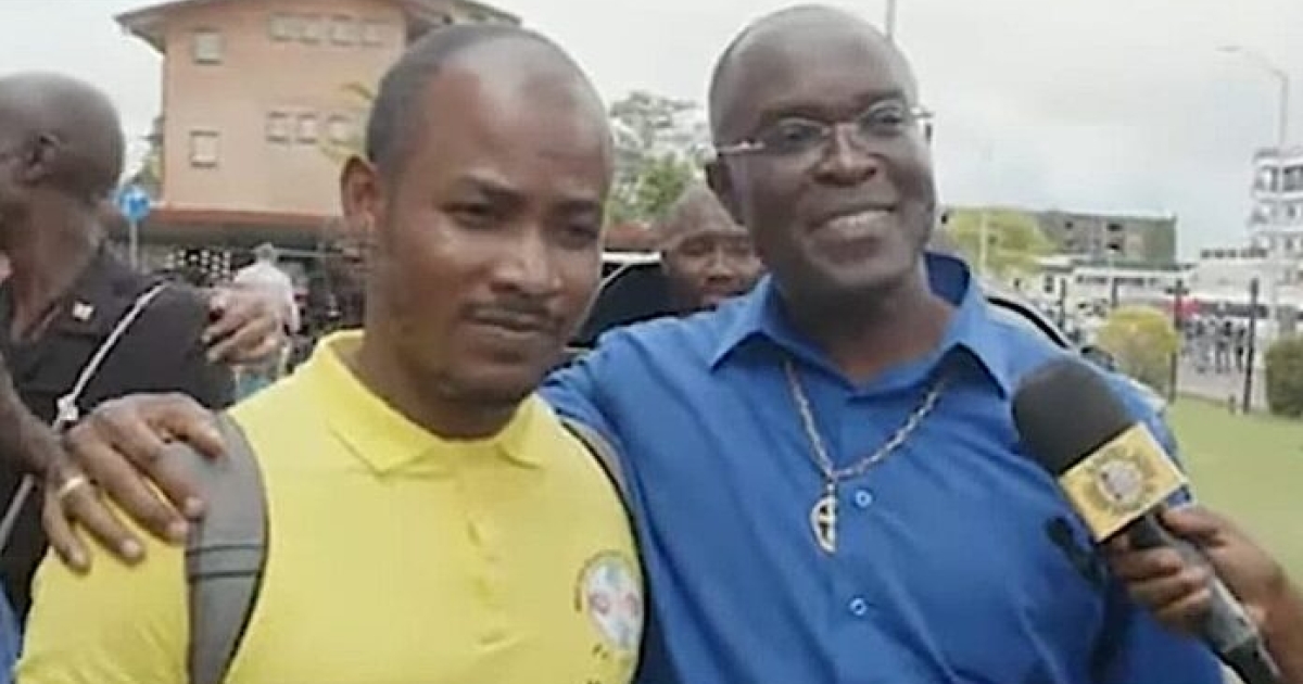 Hellings ontslagen bij EBS omdat hij Leo Brunswijk een clown noemde op Facebook | Suriname ...