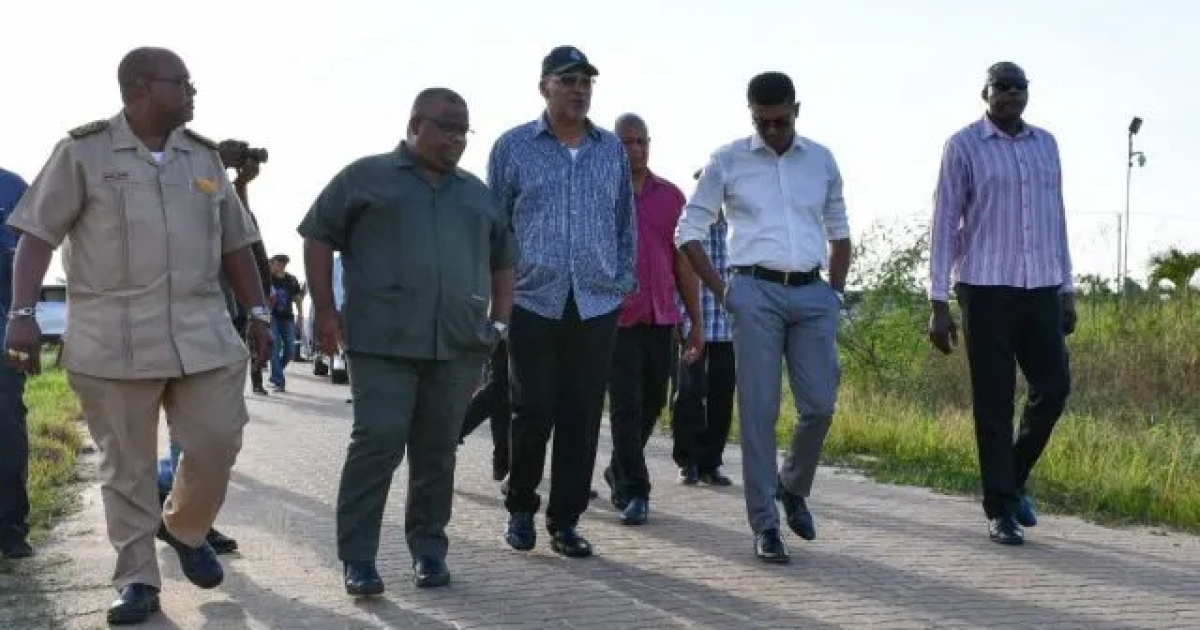 PRESIDENT BOUTERSE BRENGT VELDBEZOEK AAN PARAMARIBO NOORD | Suriname ...