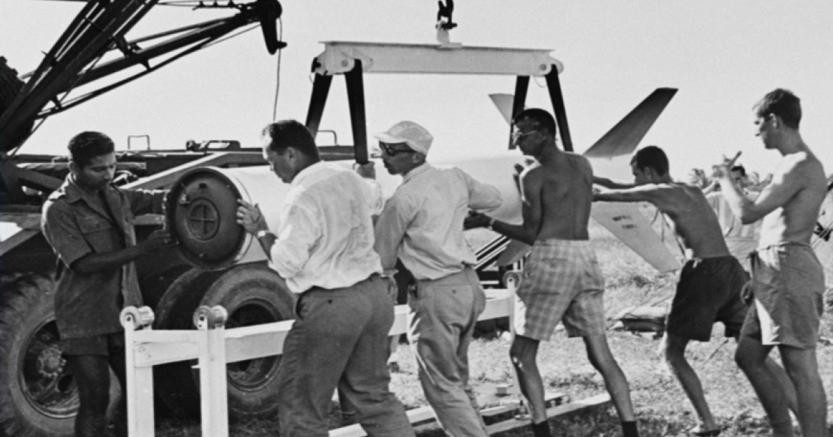 Suriname lanceerde in 1965 4 Nike Apache-raketten | Suriname Nieuws ...