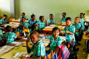 Dirk Currie beëdigd als nieuwe minister van Onderwijs in Suriname ...